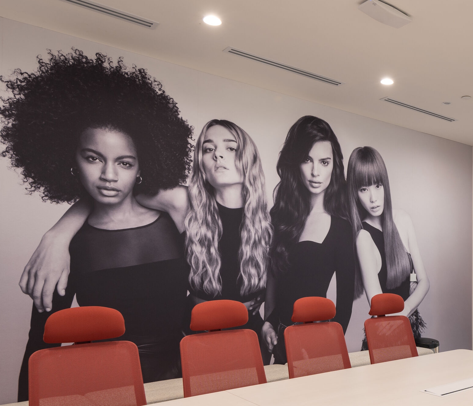 Transforming Corporate Interiors: L'Oréal and dwp Embrace the Art of ...